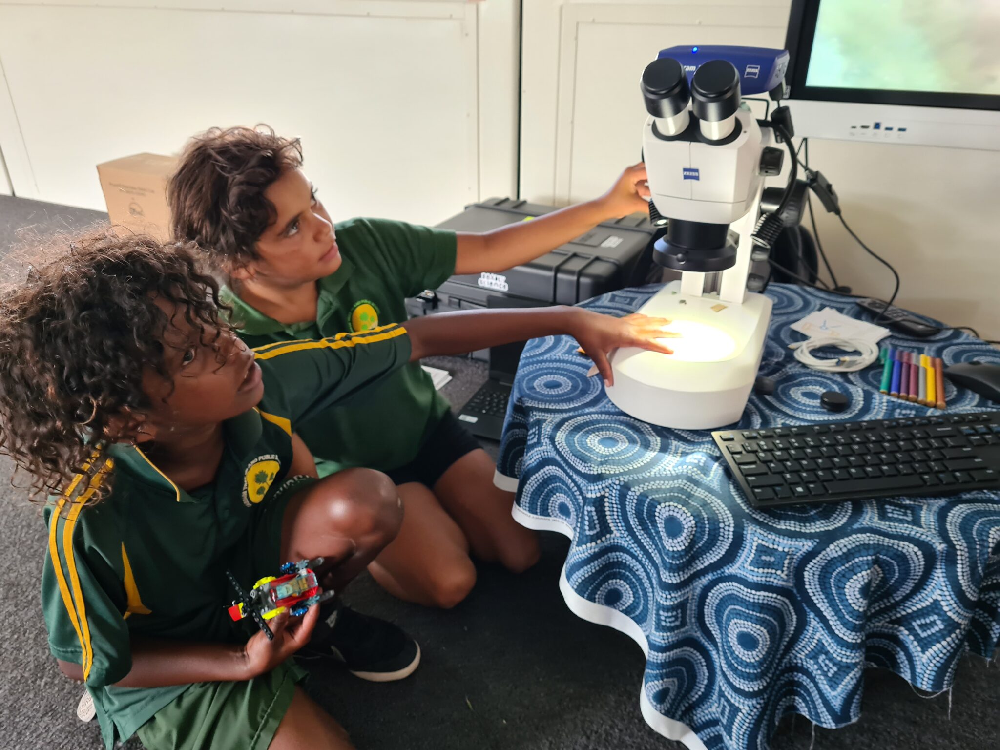 Support Us - DeadlyScience